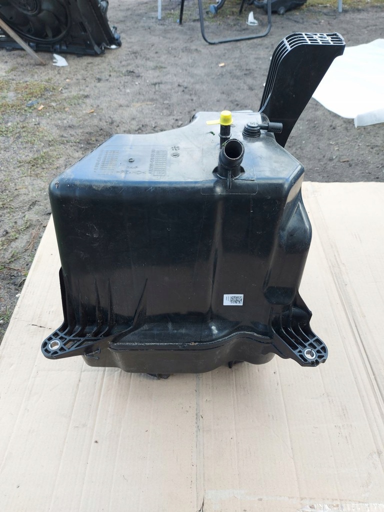 ZBIORNIK ADBLUE MERCEDES SPRINTER W910 W907 907 - 12664896756 - oficjalne archiwum Allegro