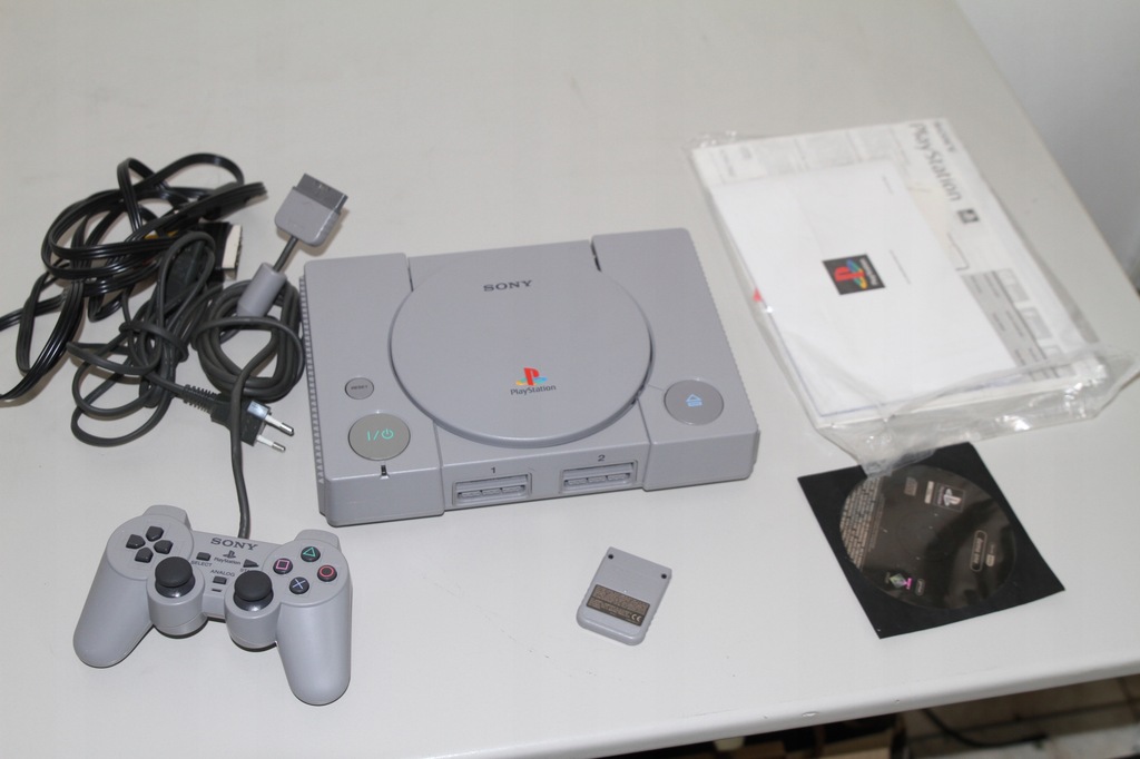 Konsola SONY Playstation SCPH-5502 - 13086923768 - oficjalne archiwum ...