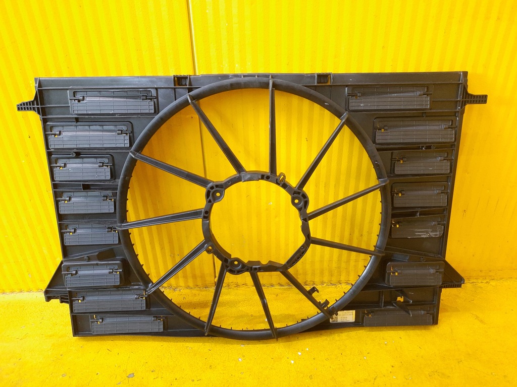 Audi A4 B9 2.0TDI OBUDOWA WENTYLATORA 8W0121207B - 12233619579 ...