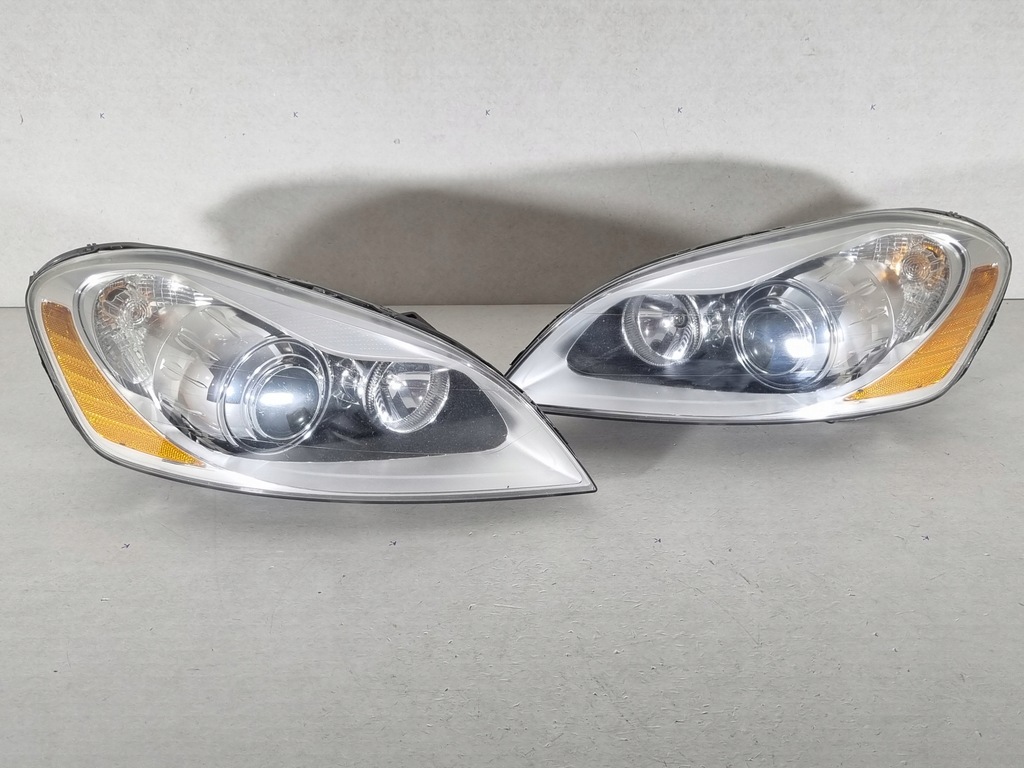 VOLVO XC60 BI-XENON LAMPA LEWA PRAWA PRZÓD SKRĘTNY - 13285152743 ...