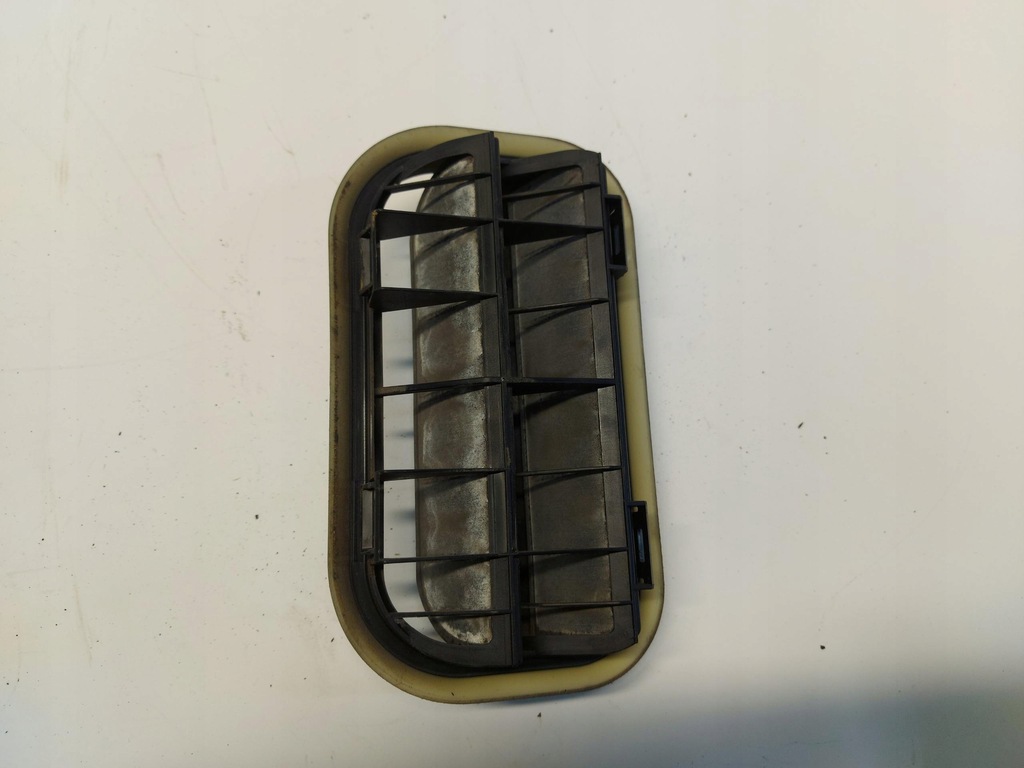 Mercedes CLA w117 kratka wentylacyjna dekompresacyjna a1698300342 ...