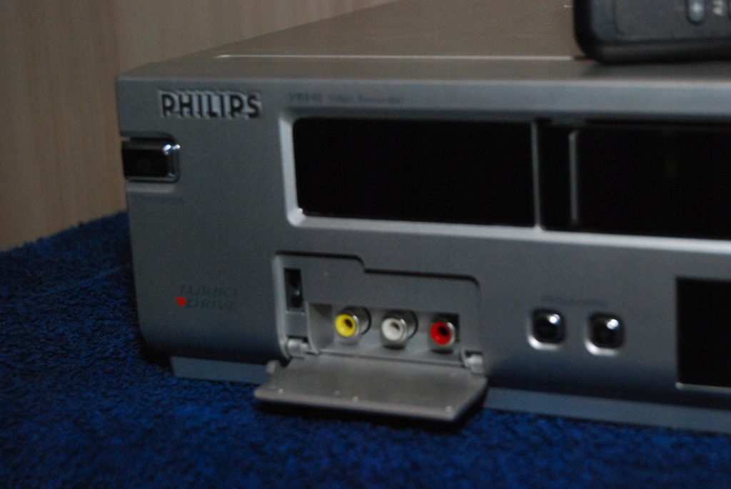 Magnetowid VHS Philips 6 głowic stereo z pilotem - 14682212904 - oficjalne archiwum Allegro