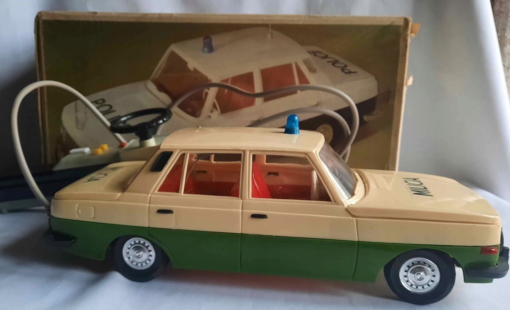 WARTBURG 353 MILICJA SAMOCHÓD NA KABEL ZABAWKA PRL - 13402226252 ...