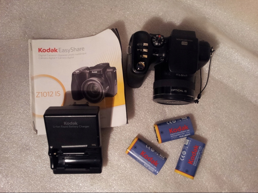 KODAK EasyShare Z1012 IS 4x akumulator, karta pamięci 8GB + ładna torba ...