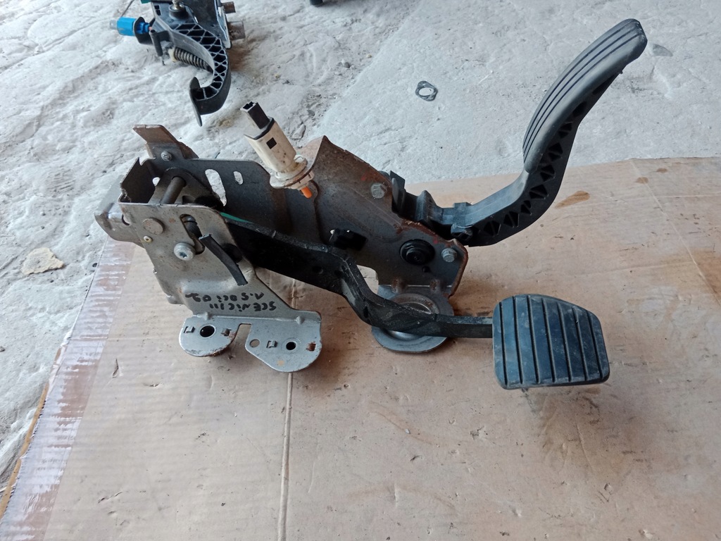 PEDAŁ HAMULCA POTENCJOMETR SCENIC III 465010016R - 12233933035 - oficjalne archiwum Allegro