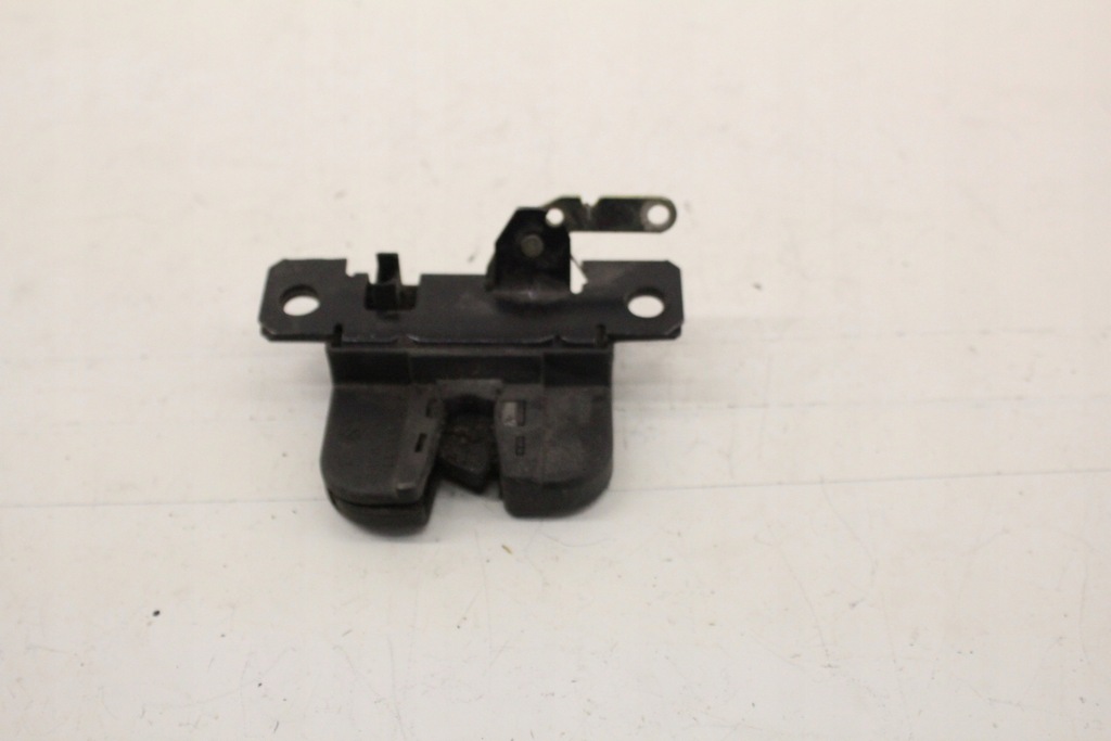 VW PASSAT B5 FL ZAMEK KLAPY BAGAŻNIKA 3B9827505C E - 10743926201 - oficjalne archiwum Allegro