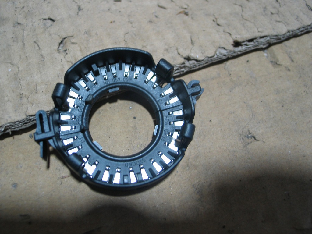 gniazdo mocowanie żarówki xenon hella 161097-00 - 12787925391 ...