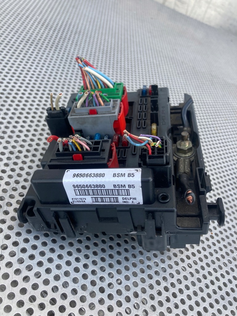 Moduł skrzynka bezpieczników BSM CITROEN C3 C2 C5 9650663880 B5 ori ...