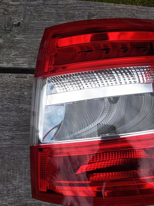 Lampa tylna prawa Skoda Octavia 3 Kombi 5E9945112B - 7947074409 ...