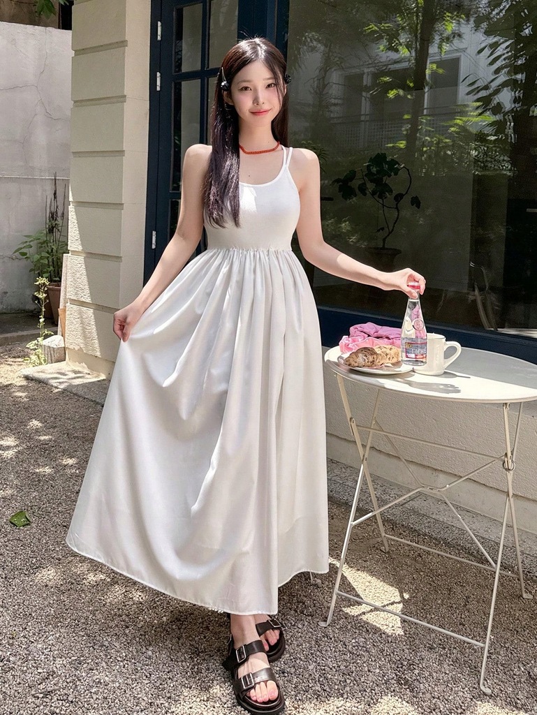 BIAŁA ROZKLOSZOWNA MIDAXI SUKIENKA NA RAMIĄCZKACH DEKOLT OKRĄGŁY DAZY S - 17349471403 ...