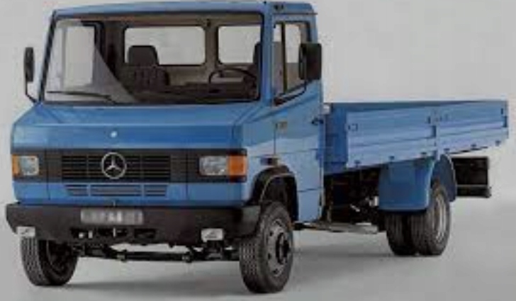 MERCEDES T2 507D-814 STOPIEŃ KABINY LEWY - 13426429676 - oficjalne ...