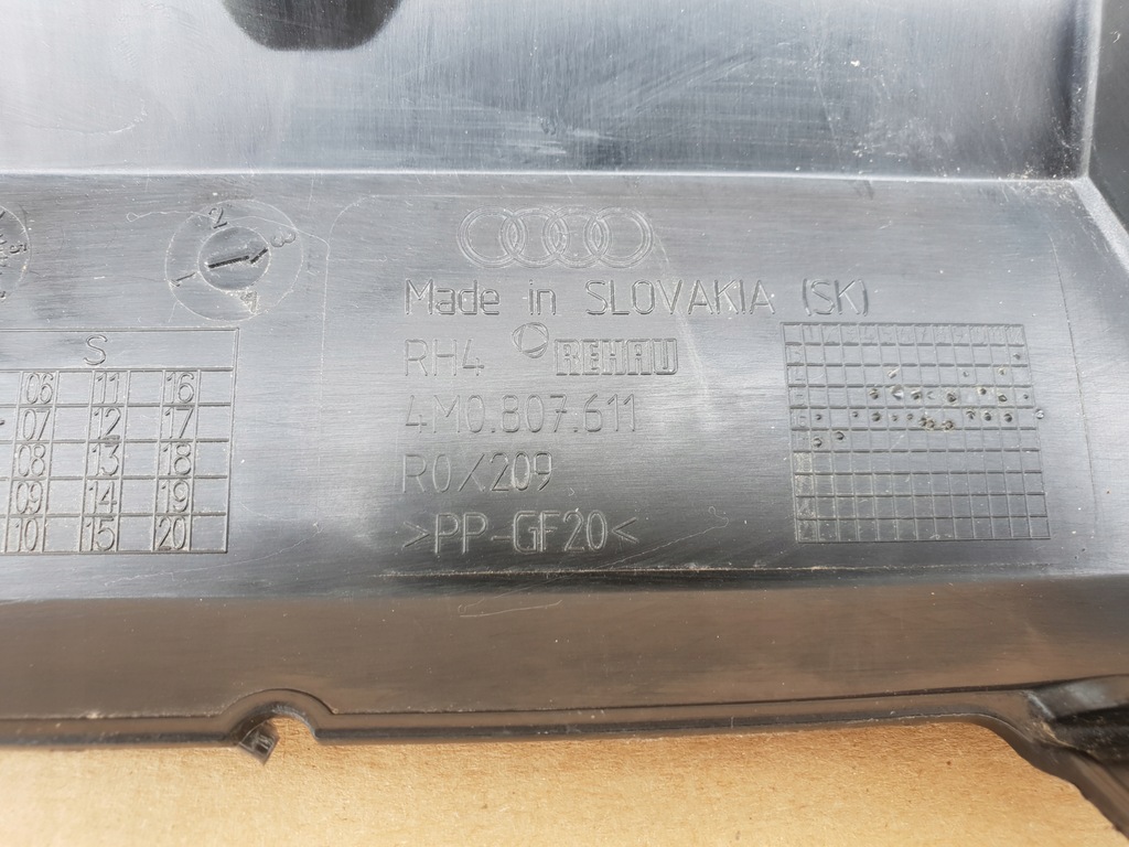 AUDI Q7 PŁYTA OSŁONA POD ZDERZAK SPOILER 4M0807611 - 10817294882 ...