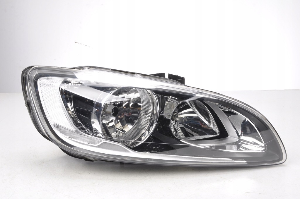 VOLVO S60 V60 LAMPA PRAWY PRZÓD LIFT 31420272 2018 - 11390168853 ...