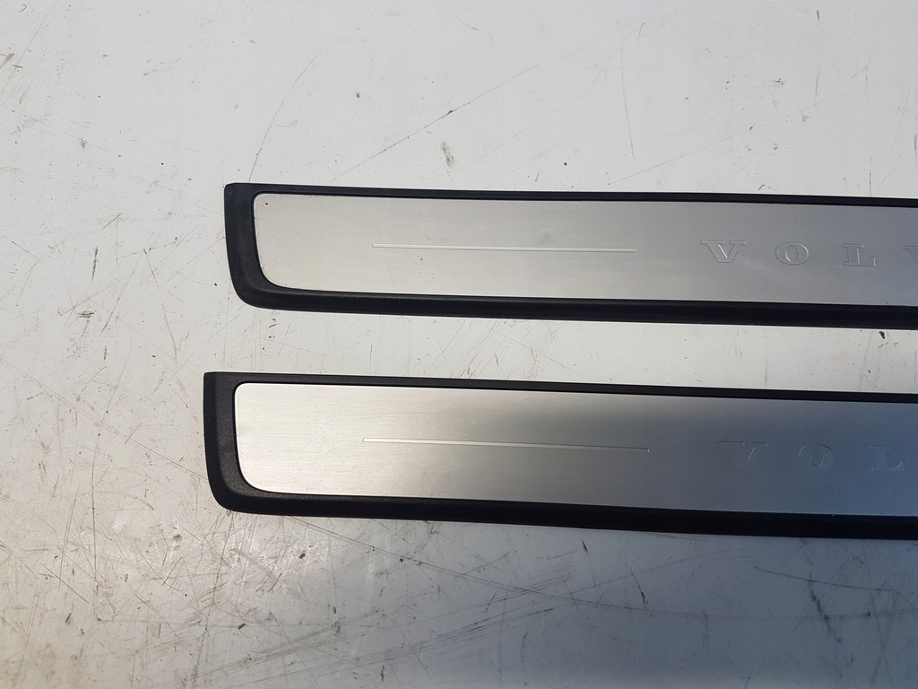 VOLVO XC40 Listwa ozdobna progu 32289844 - 12927039772 - oficjalne ...