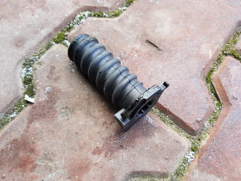 Sruba koła zapasowego Mercedes W218 1698980065 - 12097597066 ...