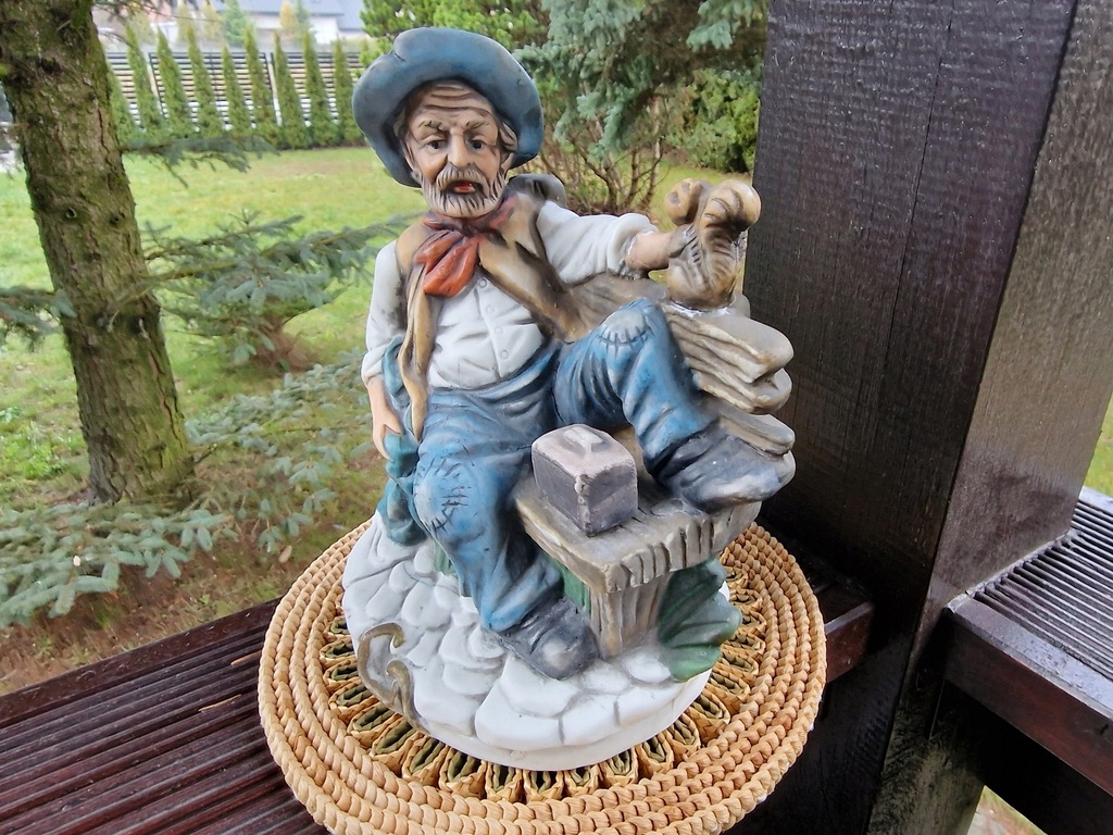 Porcelanowa Figura Odpoczywający Rybak Biskwit - 13151798767 ...