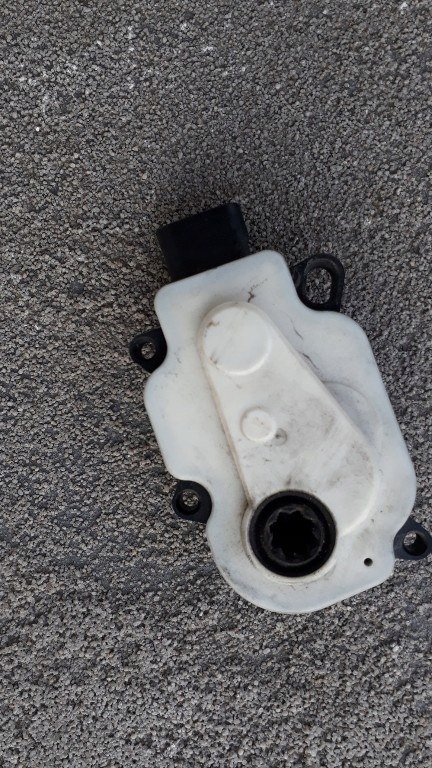 BMW 5 F10 F11 SILNICZEK, MODUŁ ROLETY 719316809 - 8354234015 ...