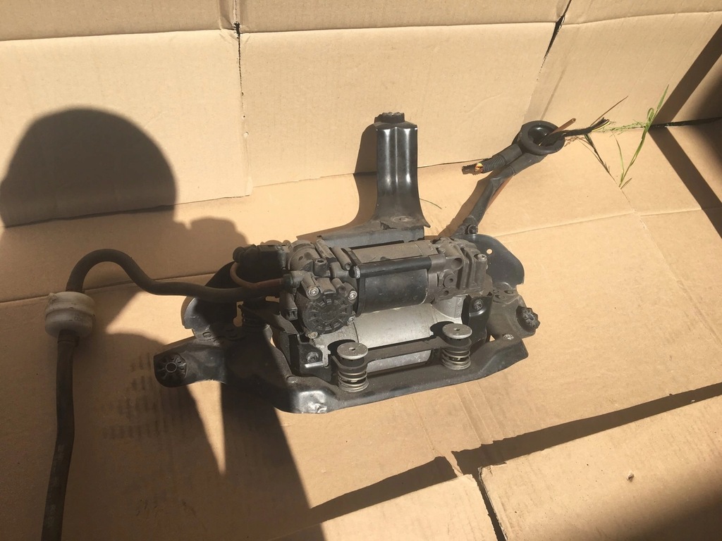 AUDI A6 C7 KOMPRESOR POMPA ZAWIESZENIA 4G0616005C - 7706013787 - oficjalne archiwum Allegro