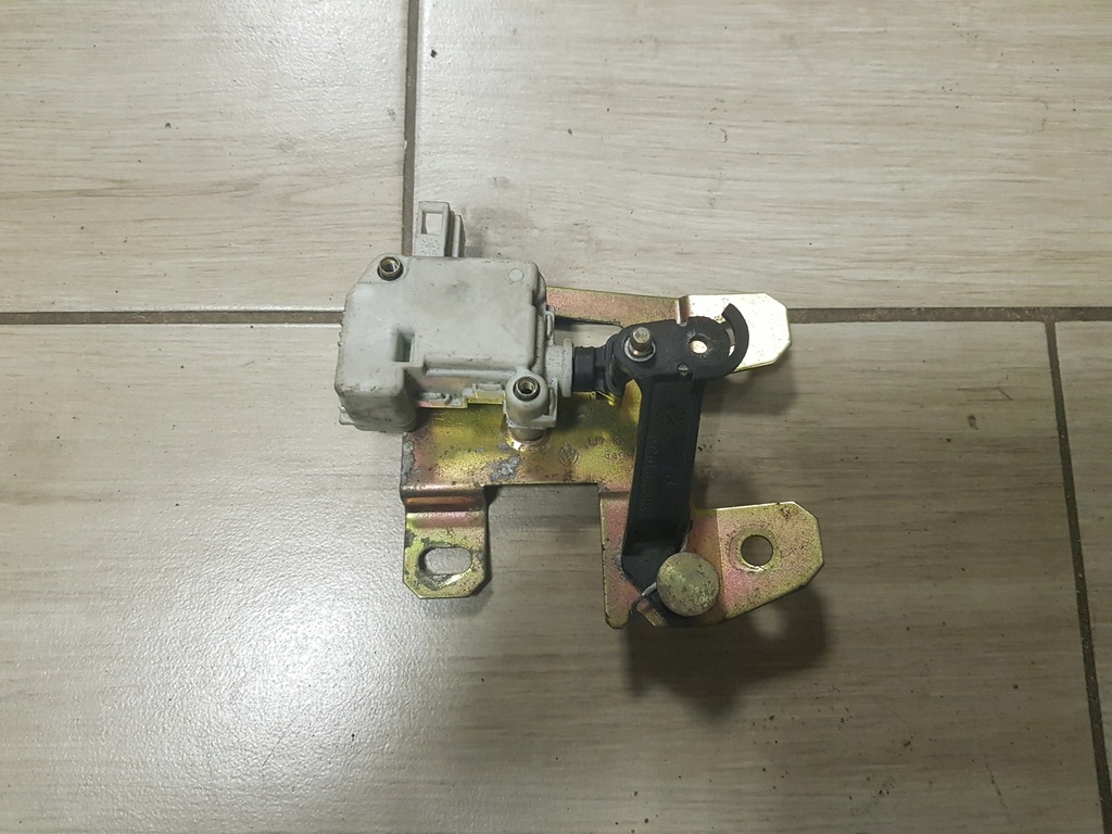 SIŁOWNIK ZAMKA KLAPY VW GOLF IV 1J9827425D - 7690498528 - oficjalne ...