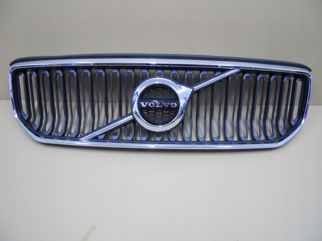 GRILL ATRAPA VOLVO XC40 II IDEALNY - 12952048322 - oficjalne archiwum ...
