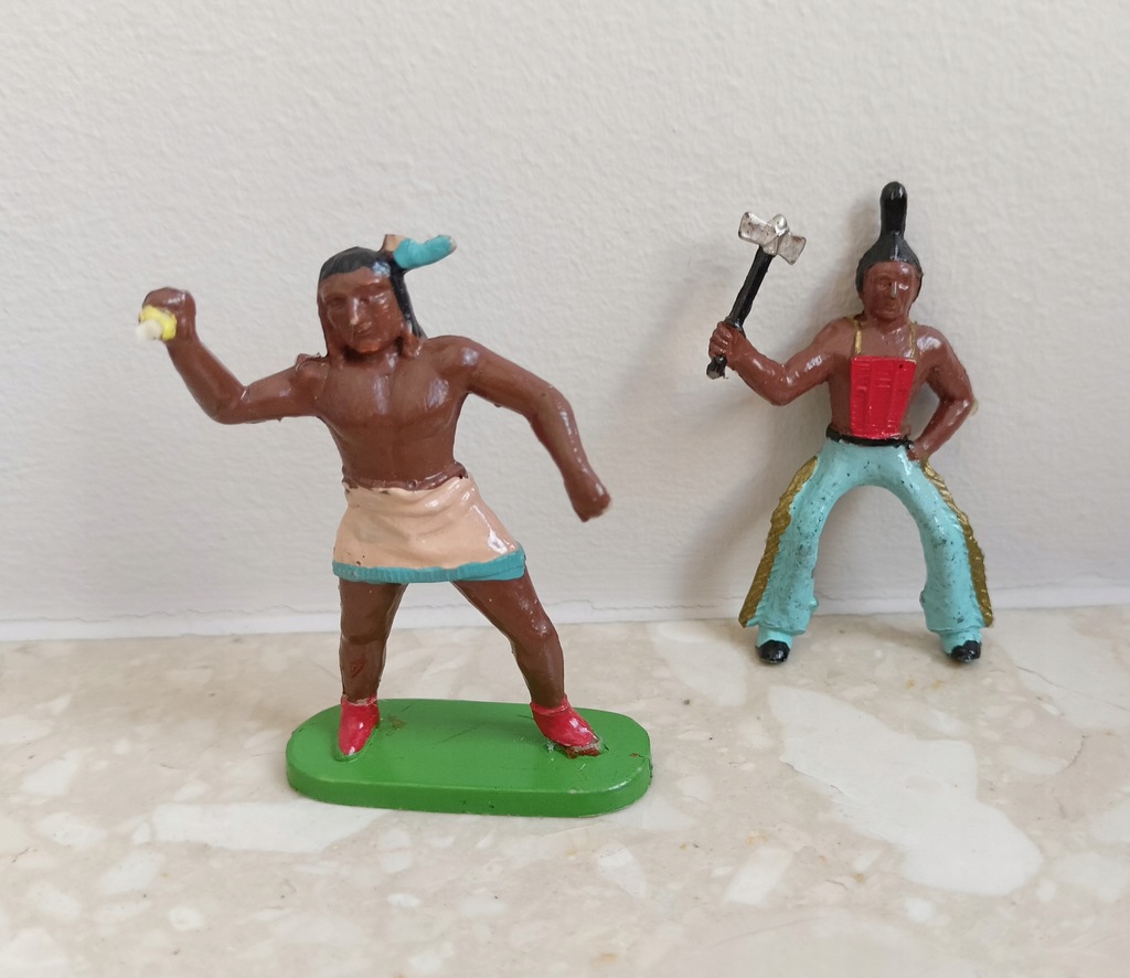 Żołnierzyki PRL - Indianie - 2szt , lata 70-te - 13406049749 - oficjalne archiwum Allegro