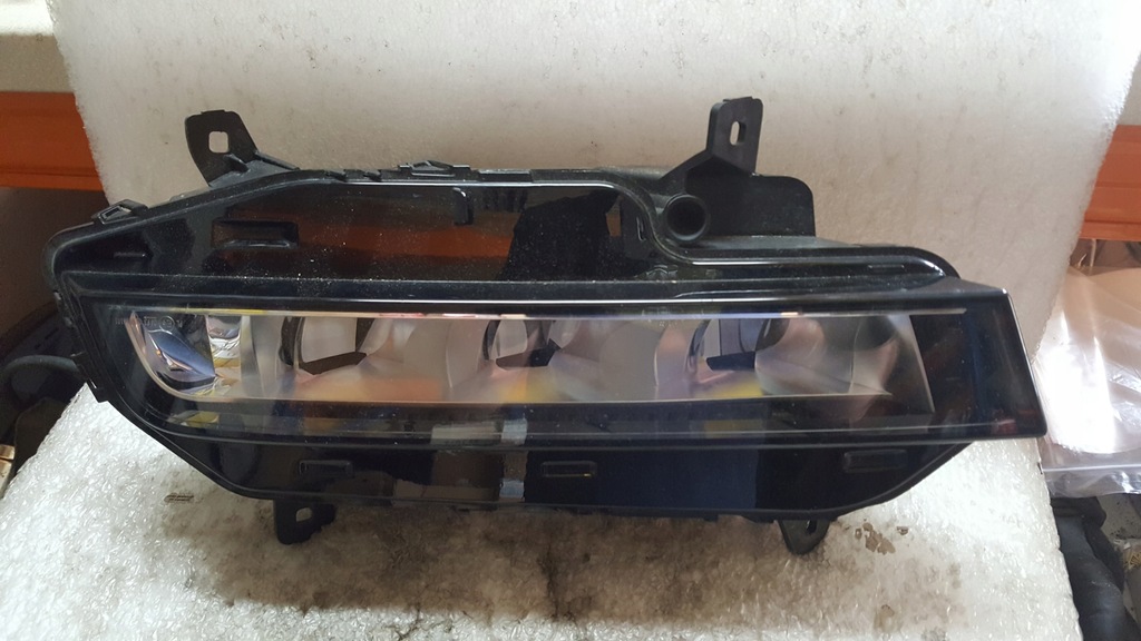 Lewy halogen LED SKODA OCTAVIA 3 LIFT 5E0941699H - 12635883056 ...