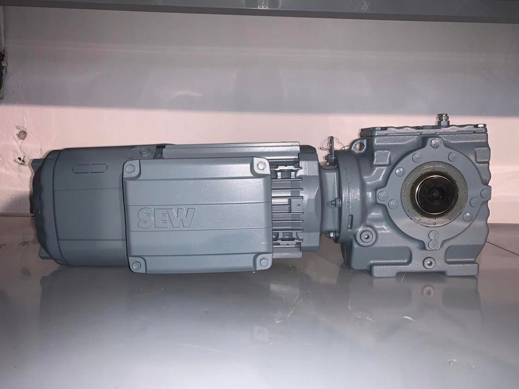 MOTOREDUKTOR SEW EURODRIVE SA47 DRN80M4/BE1 - 11623003643 - oficjalne ...