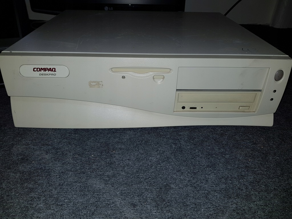 Stary komputer Compaq Deskpro 4000 s3 virge q5e4bb - 9831981415 ...