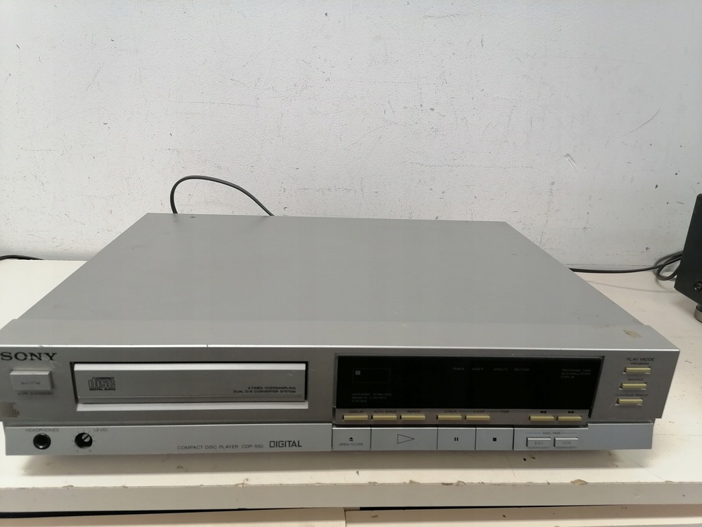 Odtwarzacz płyt CD SONY model CDP 550 - 11286930859 - oficjalne archiwum Allegro