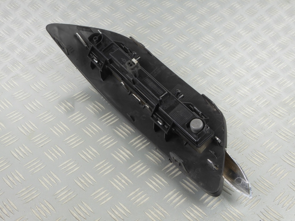 A2048803224 kratka lampa led DRL MERCEDES W204 C - 8334719761 ...