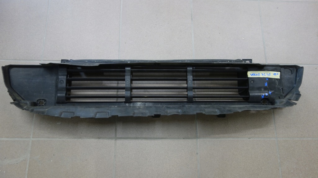 VOLVO XC40 żaluzja wlot kierownica powietrza 17- - 11970748106 ...