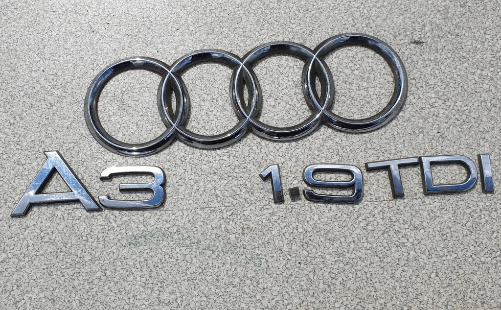 EMBLEMAT ZNACZEK LOGO LITERY AUDI A3 8L 1.9 TDI - 12459278390 ...