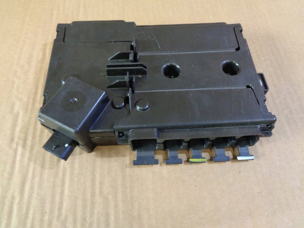 MERCEDES C W205 2.2 CDI SKRZYNKA BEZPIECZNIKÓW - 14921872627 ...