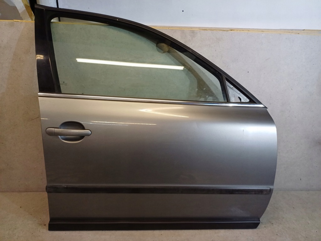 DRZWI PRAWE PRZÓD VW PASSAT B5 LIFT KOD LAKIERU LD7W - 14671236016 ...
