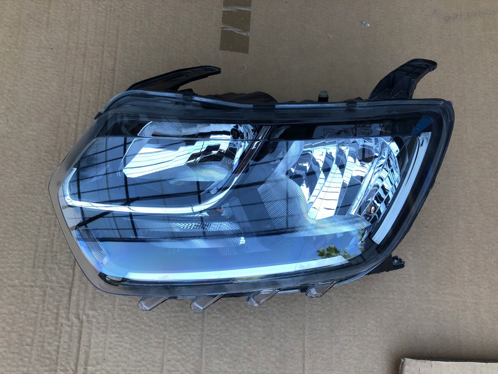 DACIA DUSTER II LAMPA LEWA 260609367R - 12307321873 - oficjalne ...
