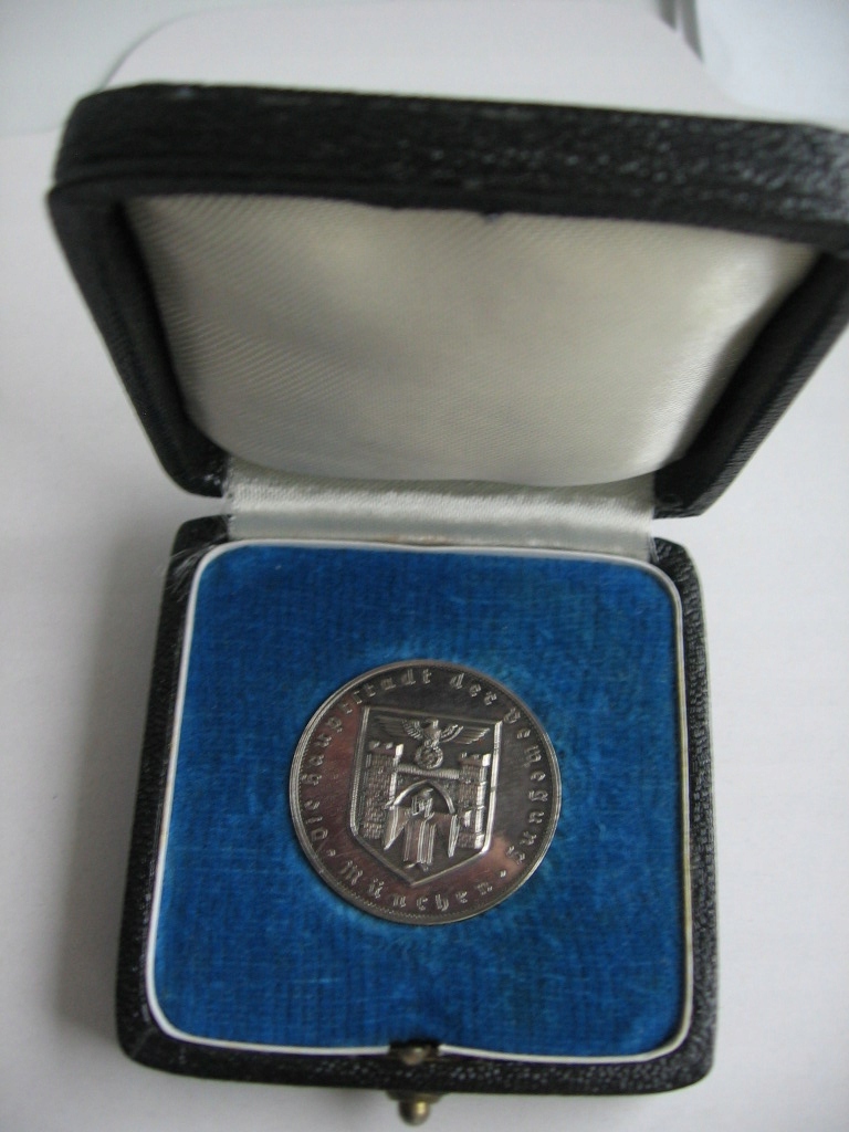 MEDAL III RZESZA , MONACHIUM , SREBRO , ETUI !!! - 14053808729 ...