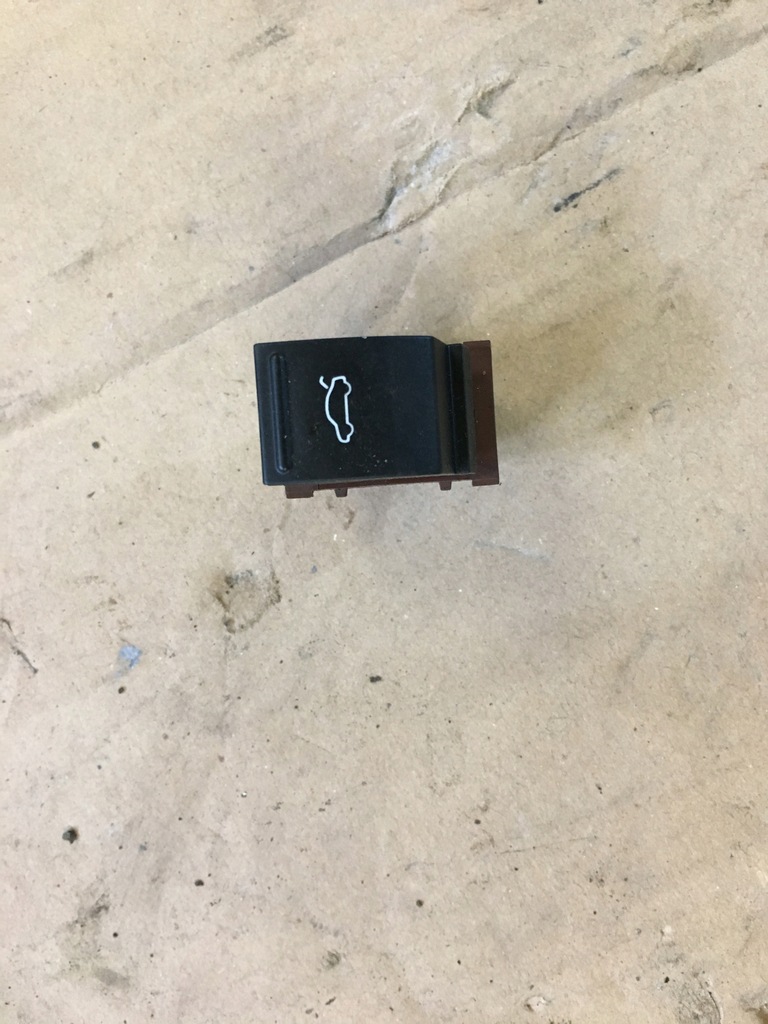 Przełącznik klapy bagażnika Passat B7 3AA959831 - 12634969313 ...