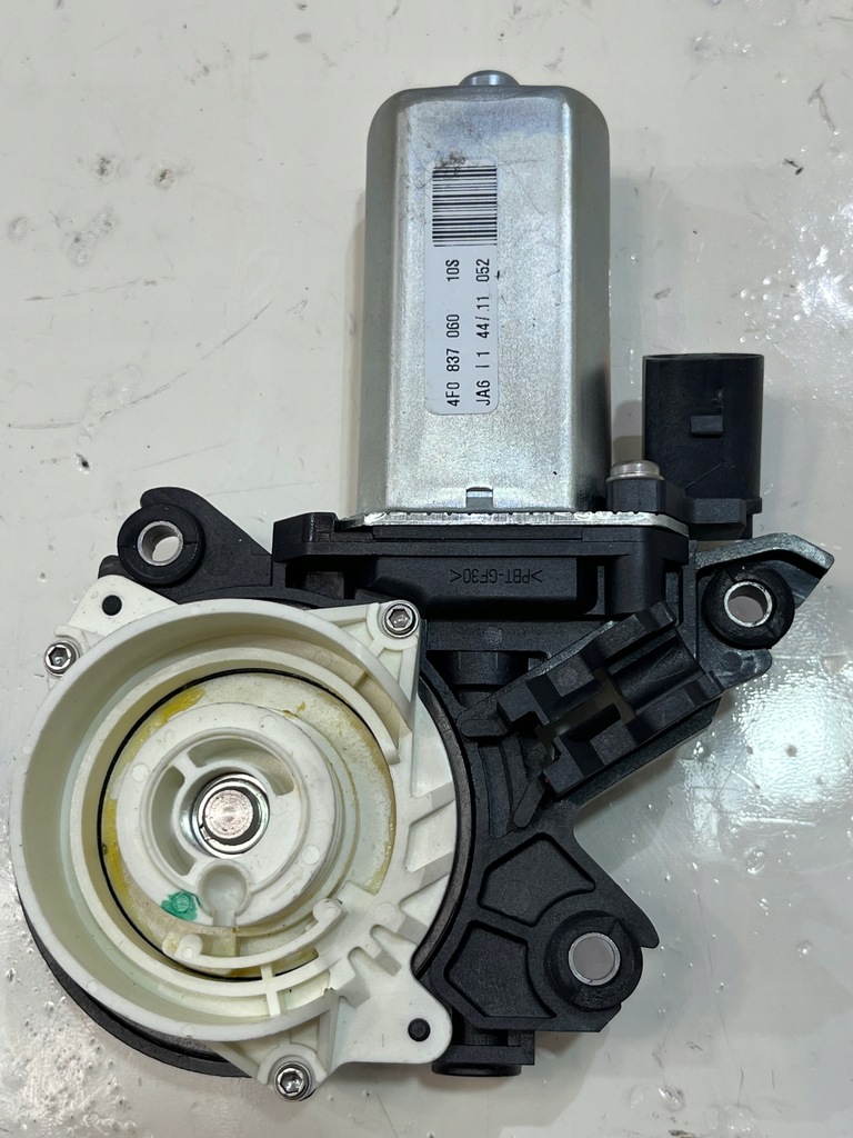 SILNIK DOCIĄGU DRZWI AUDI A8 D4 4F0837060 - 13747088293 - oficjalne archiwum Allegro