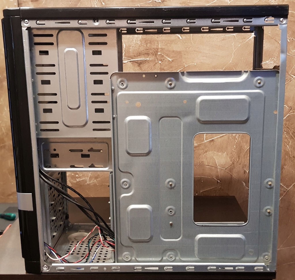 Logic PC Case 38 ATX USB czarna - 8430948395 - oficjalne archiwum Allegro