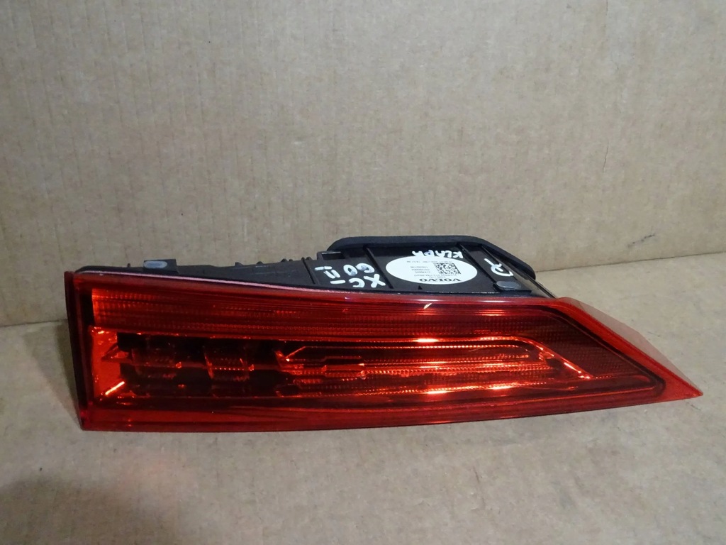 Volvo XC60 II LAMPA W KLAPE PRAWY PRAWA TYŁ 31446620 - 14892939144 ...