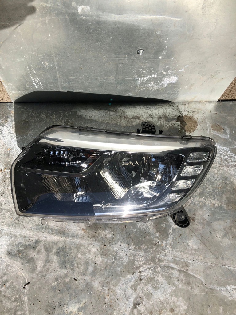 LAMPA LEWY PRZÓD SANDERO II LIFT 260605665R LED - 12389698446 ...