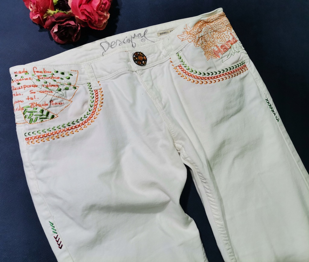 Białe spodnie haftowane Desigual sarwell fit 38-40 - 14022877845 ...