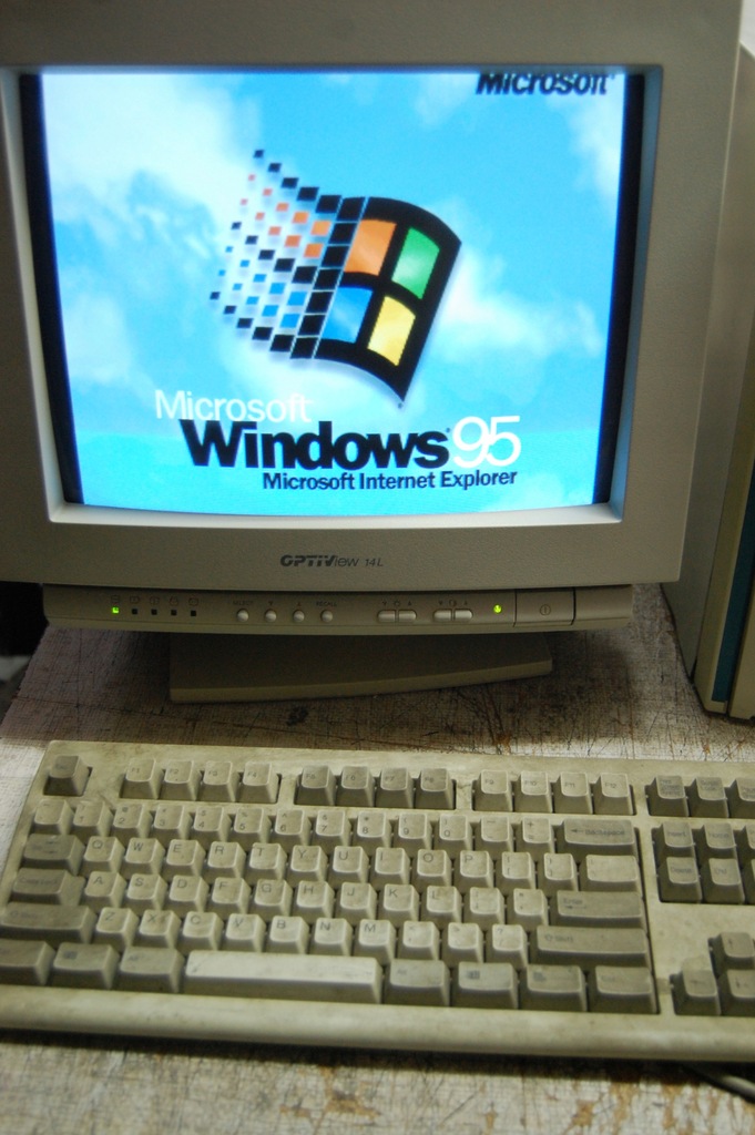 OPTIVIEW 14L STARY MONITOR CRT - 12108117424 - oficjalne archiwum Allegro