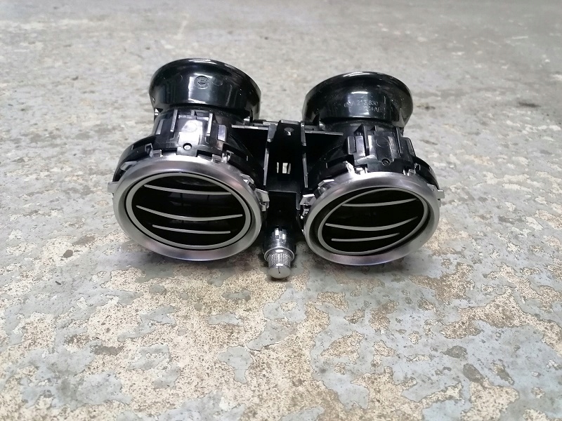 MERCEDES W213 KRATKA NAWIEWU DESKI LEWA ŚRODKOWA - 9179229709 ...