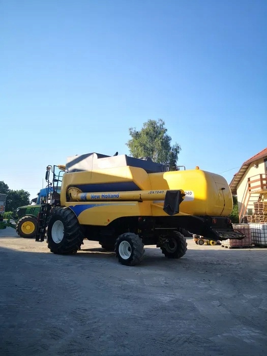 New Holland CSX 7040 kombajn - 11832033612 - oficjalne archiwum Allegro