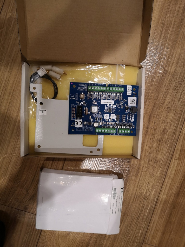 Honeywell Galaxy koncentrator RIO C072 +uchwyt - 9942809123 - oficjalne archiwum Allegro