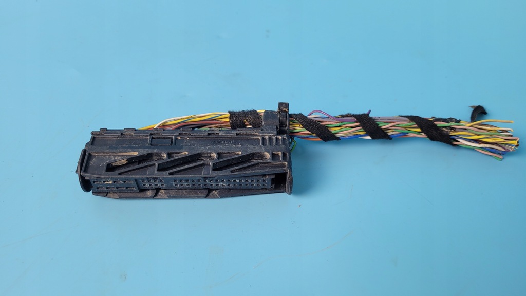 MERCEDES KOSTKA WTYCZKA A0015452703 33 PIN - 12894219011 - oficjalne ...