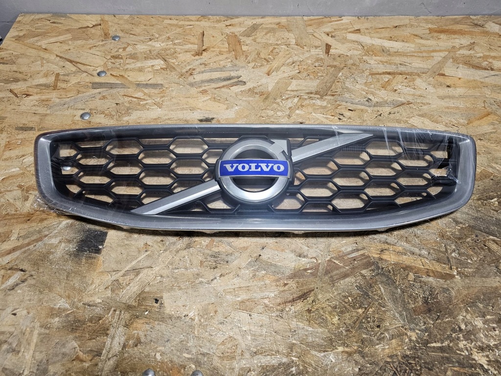 VOLVO C30 Lift Grill Atrapa Zderzaka R-Design - 15016643112 - oficjalne ...