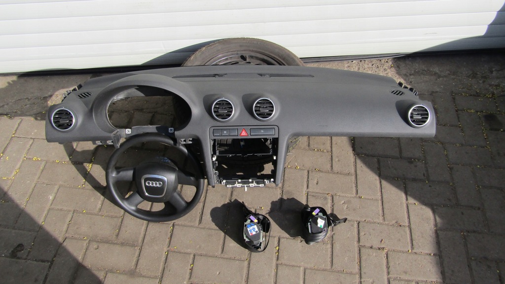 AUDI A3 8P LIFT KONSOLA KOKPIT DESKA KOMPLETNA ## - 9226725212 - oficjalne archiwum Allegro