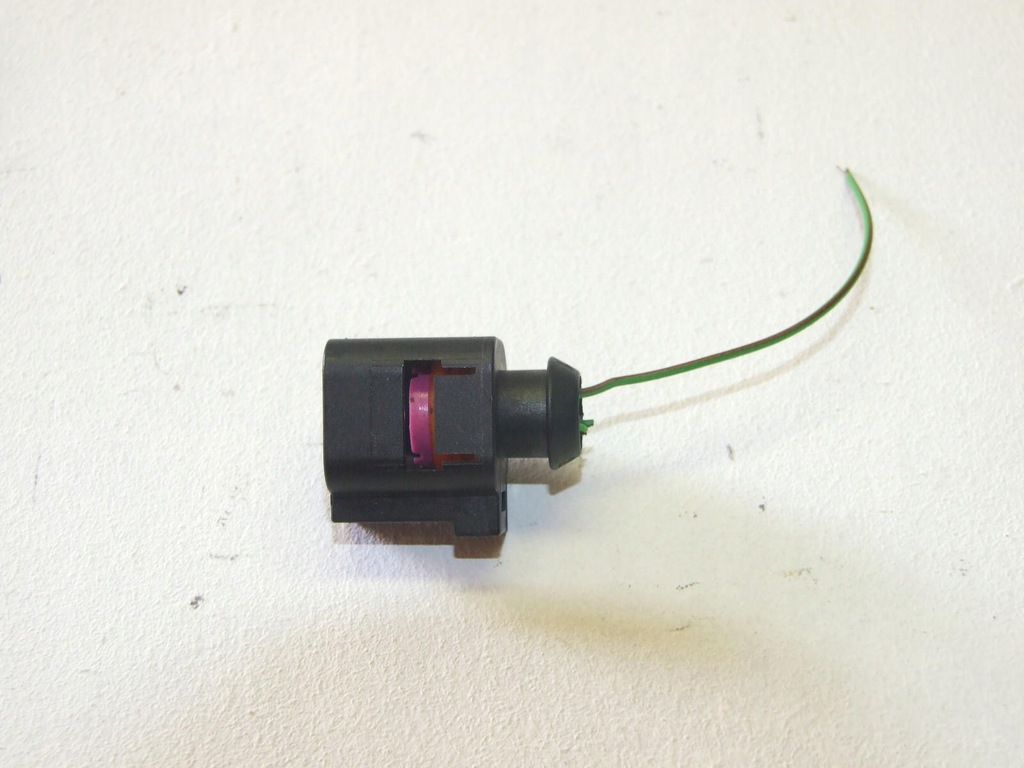 KOSTKA ZLACZE WTYCZKA AUDI VW 4B0973712 - 10235150005 - oficjalne ...